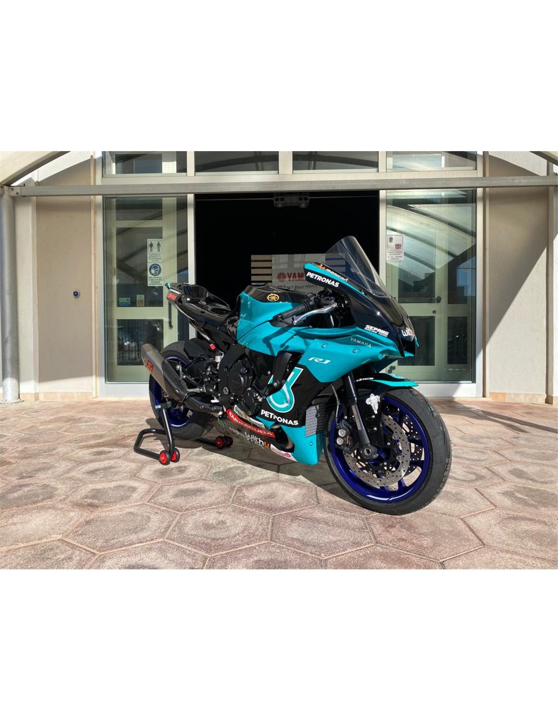 Custom 2022 Yamaha R1